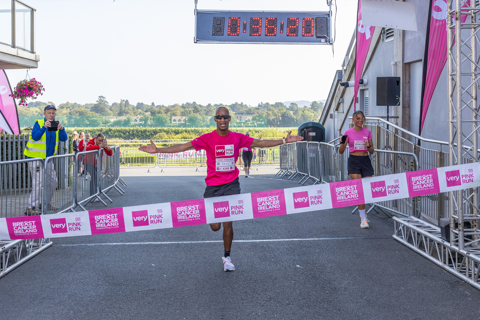 Very Pink Run 2024 - Dublin Gallery - Very Pink Run